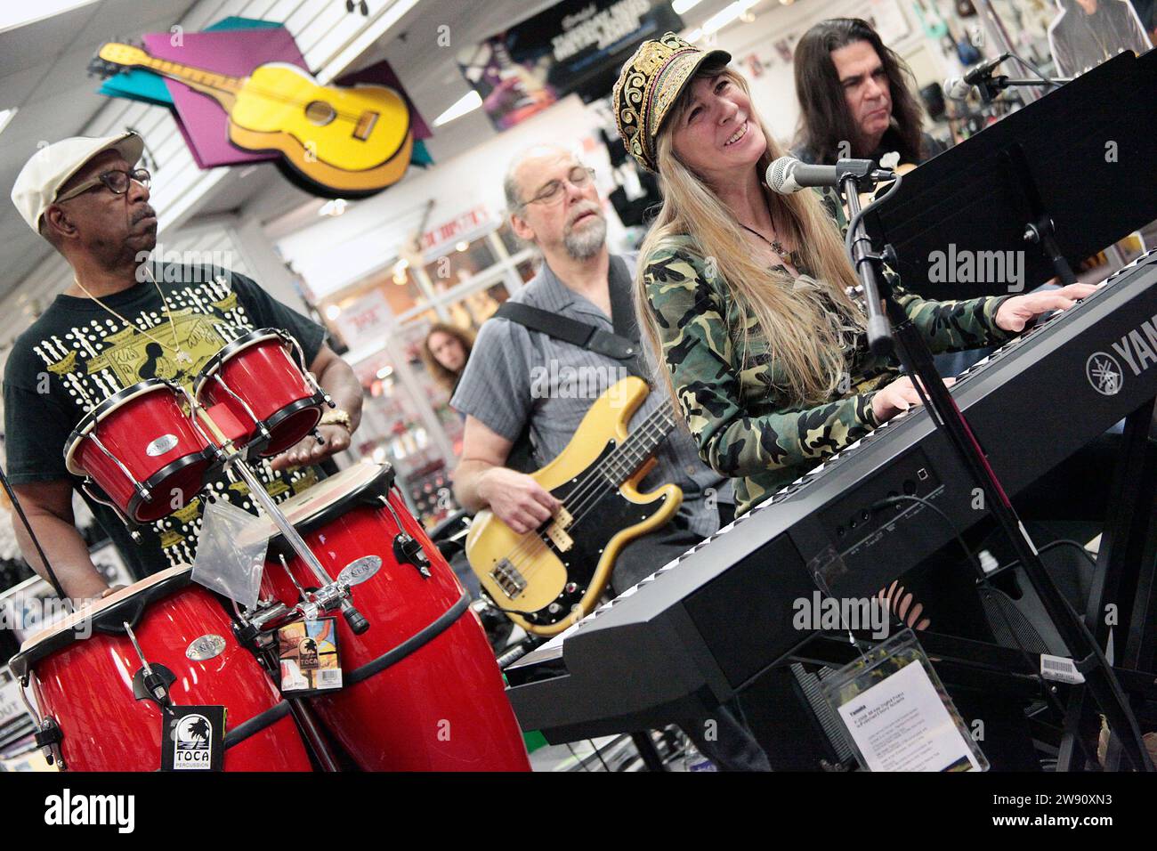 **FILE PHOTO** Essa Mohawk Has Passed Away. PHILADELPHIA, PA - NOVEMBER ...