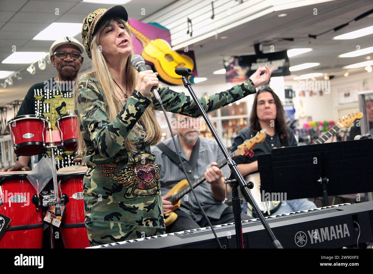 **FILE PHOTO** Essa Mohawk Has Passed Away. PHILADELPHIA, PA - NOVEMBER ...