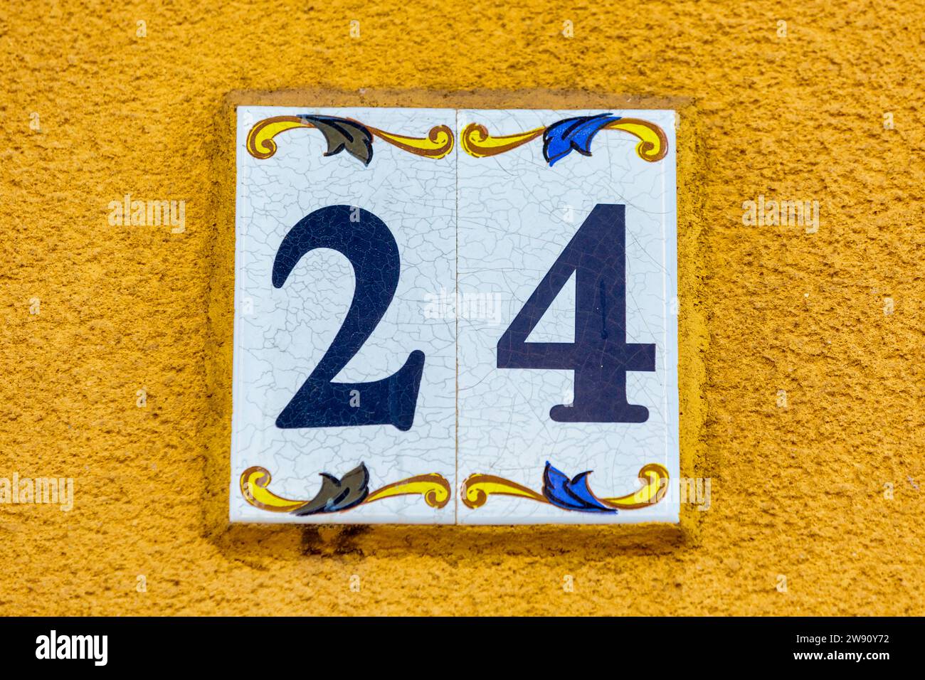 Number 24 on house hi-res stock photography and images - Alamy