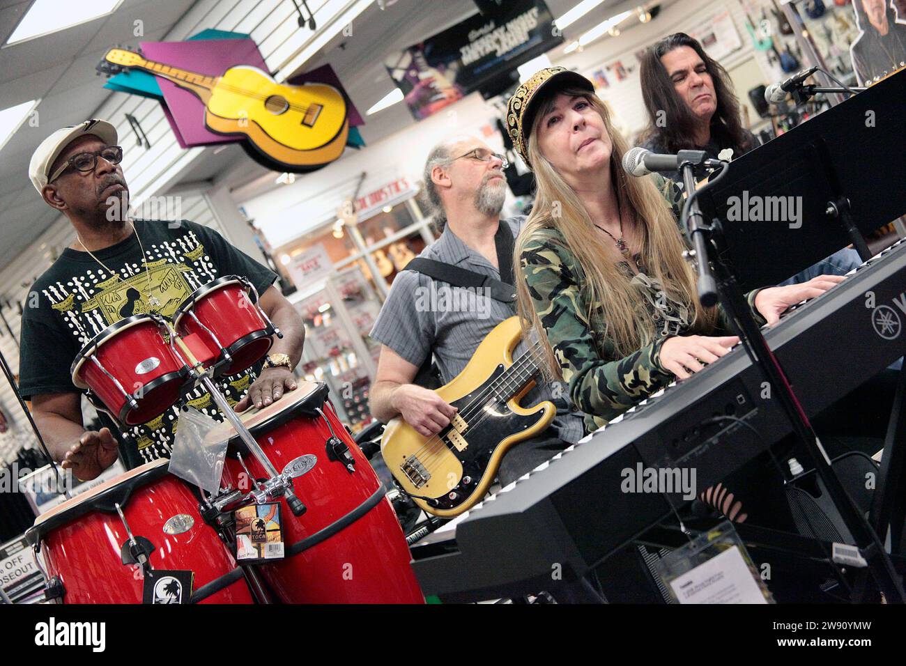 **FILE PHOTO** Essa Mohawk Has Passed Away. PHILADELPHIA, PA - NOVEMBER ...