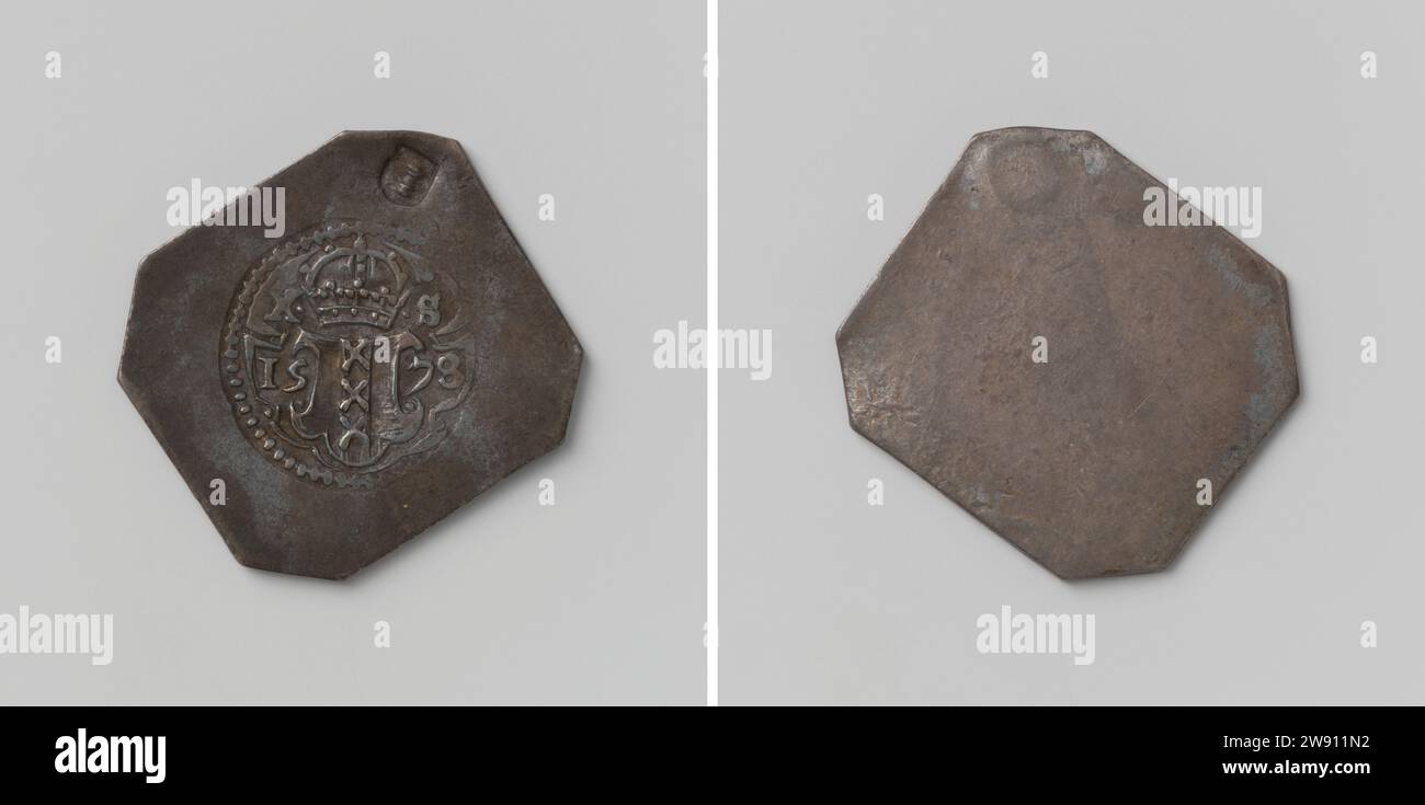 Beveled bottom corners hi-res stock photography and images - Alamy