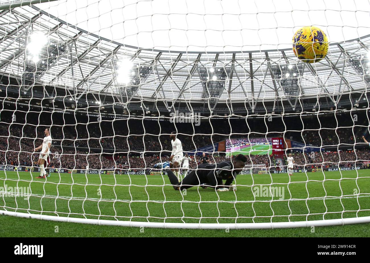 London, UK. 23rd Dec, 2023. Mohammed Kudus (WHU) scores the second West ...
