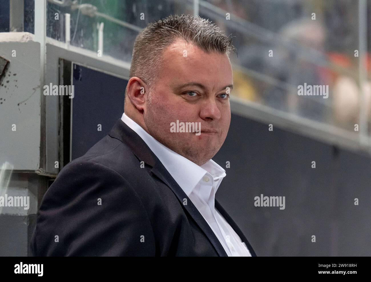 Muenchen, Deutschland. 23rd Dec, 2023. Cameron MacDonald (Goalie- und ...