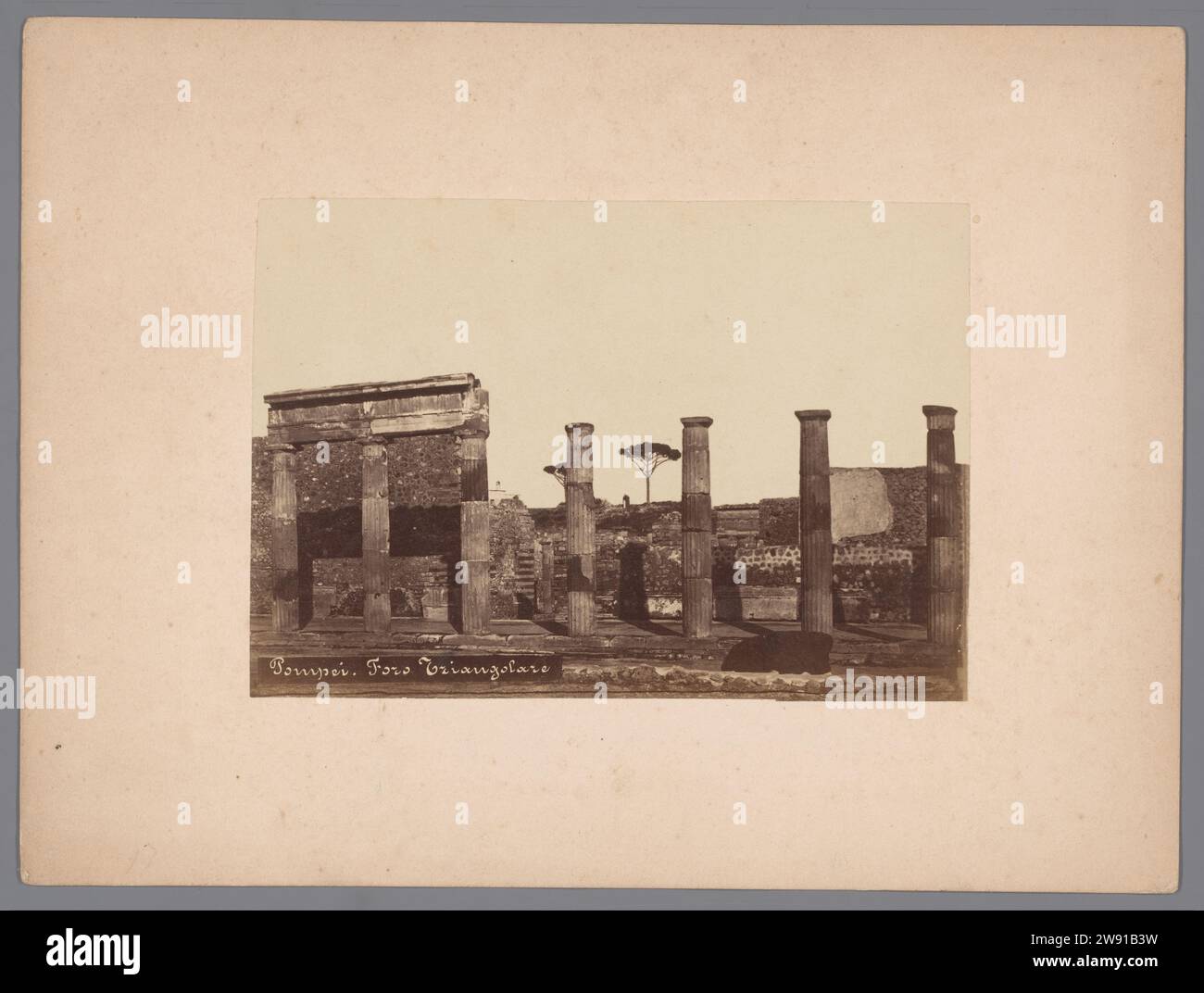 View of the Foro Triangolare in Pompeii, Giorgio Sommer (attributed to ...