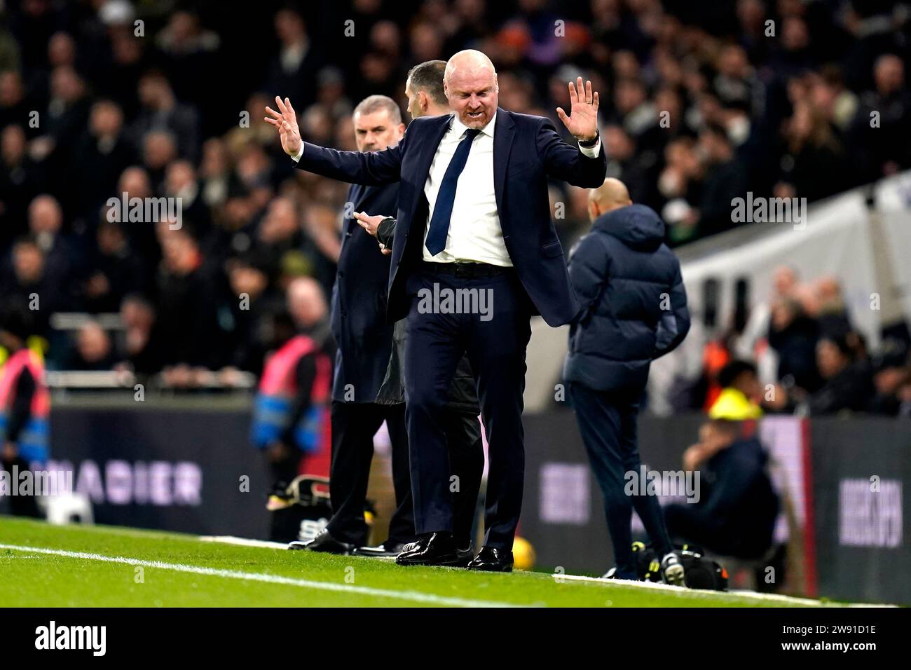 Sean dyche everton v spurs hi-res stock photography and images - Alamy