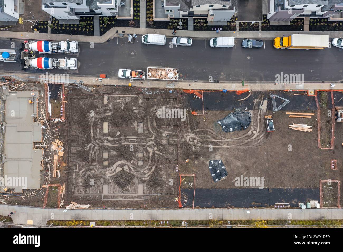 Chatgpt construction hi-res stock photography and images - Alamy
