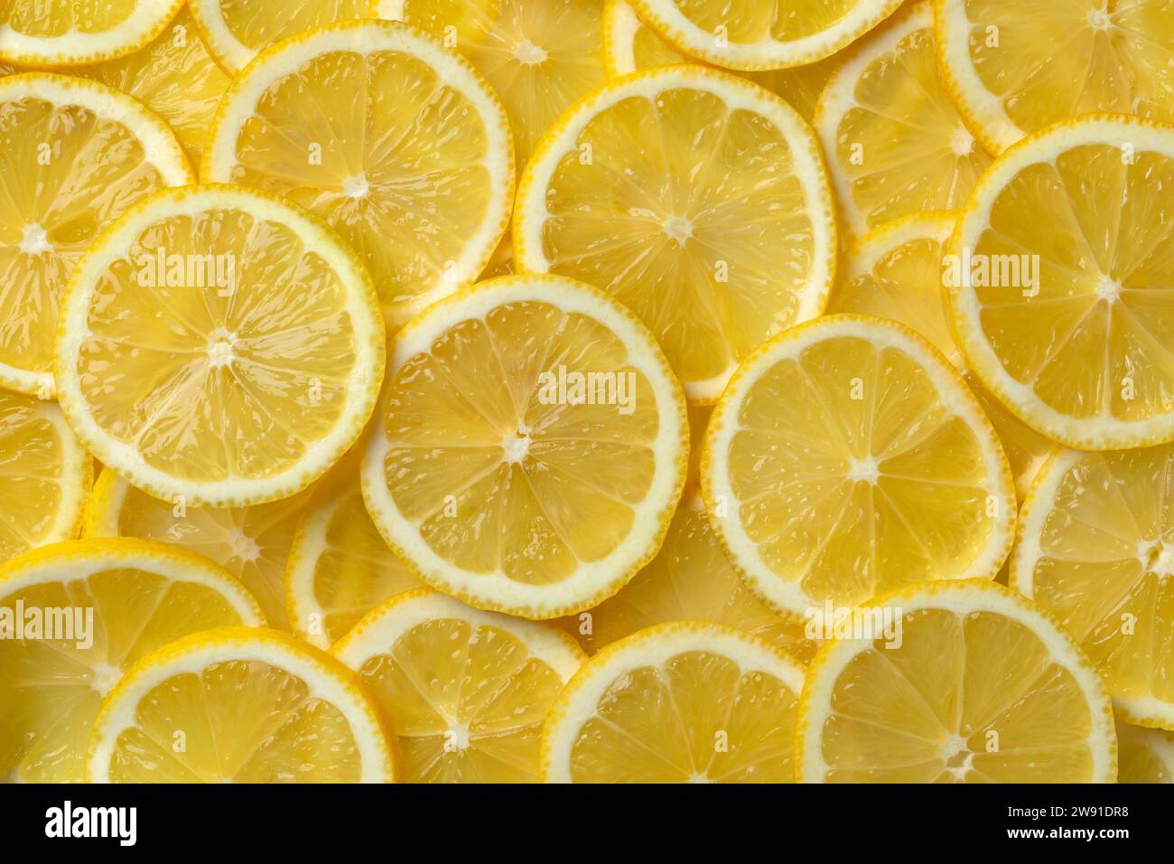 Slices fresh lemon citrus fruit hi-res stock photography and images - Alamy