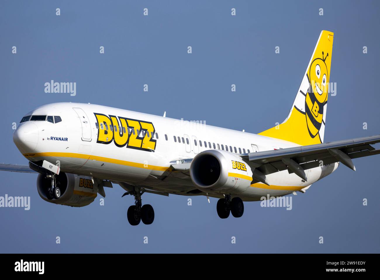 Buzz (Ryanair) Boeing 737-8 MAX 200 (Reg.: SP-RZF) arriving from Krakow ...