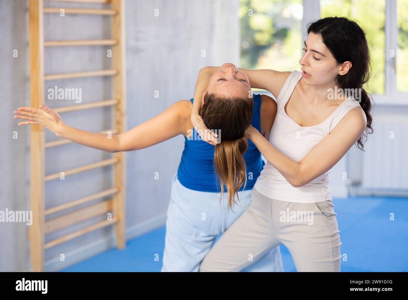 Woman choke hold hi-res stock photography and images - Alamy