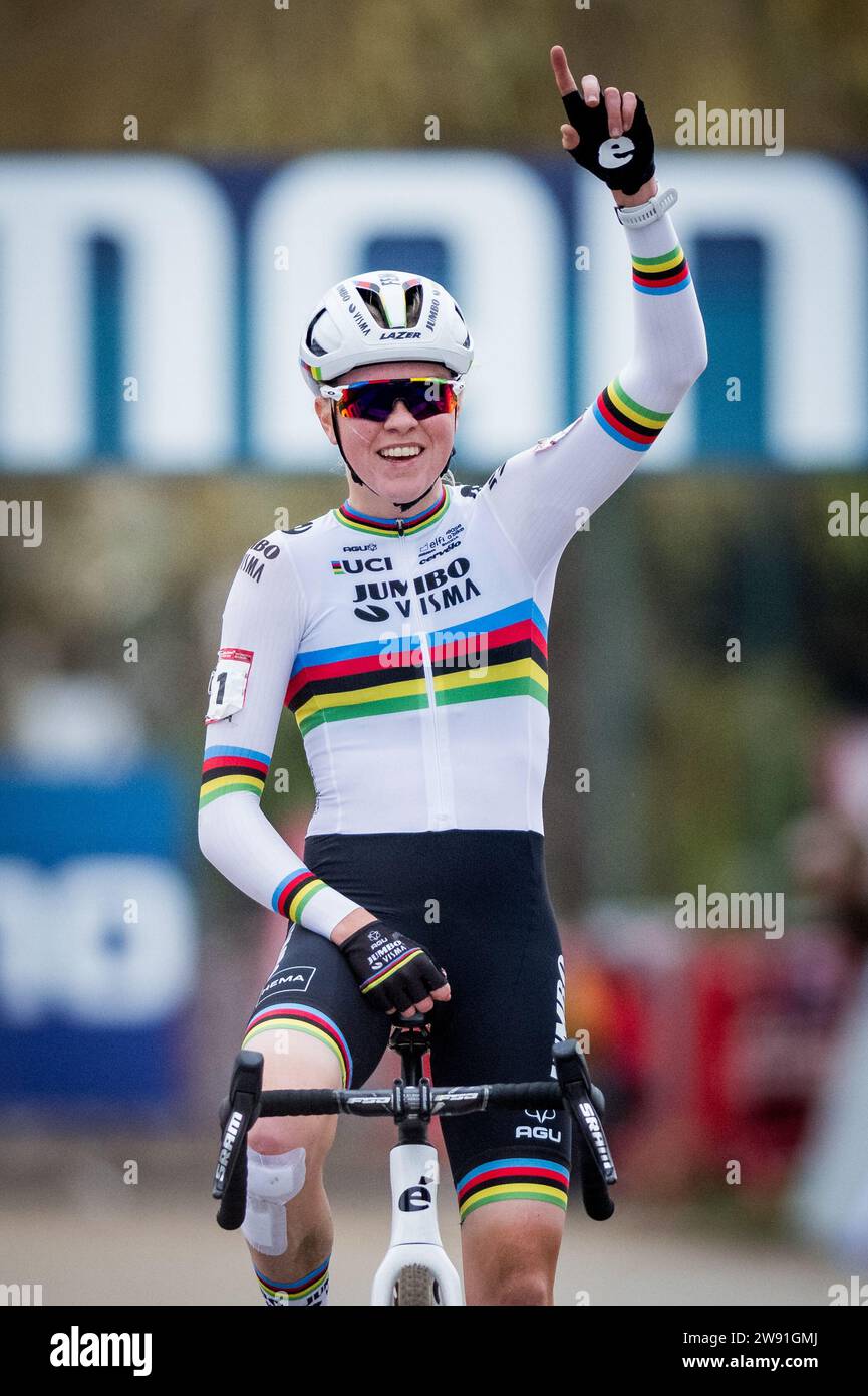 Antwerp, Belgium. 23rd Dec, 2023. Dutch Fem Van Empel celebrates as she ...