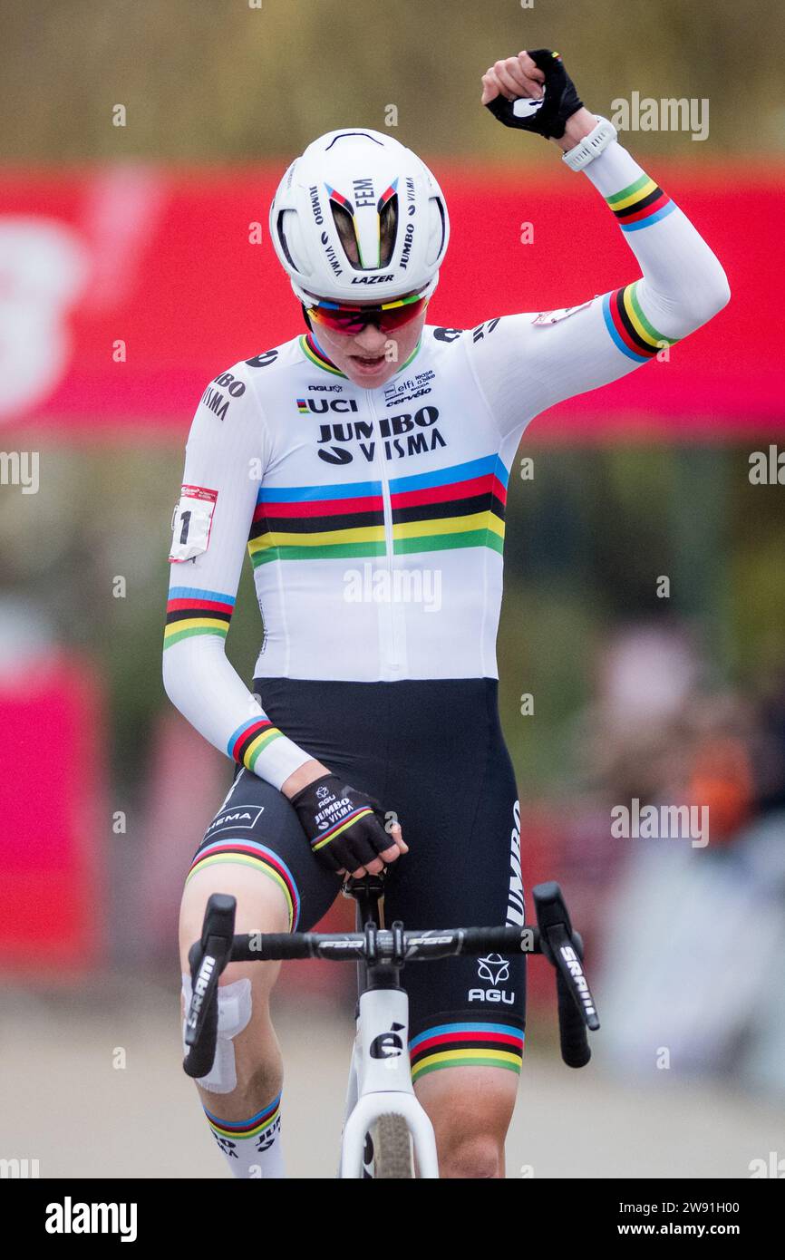 Antwerp, Belgium. 23rd Dec, 2023. Dutch Fem Van Empel celebrates as she ...