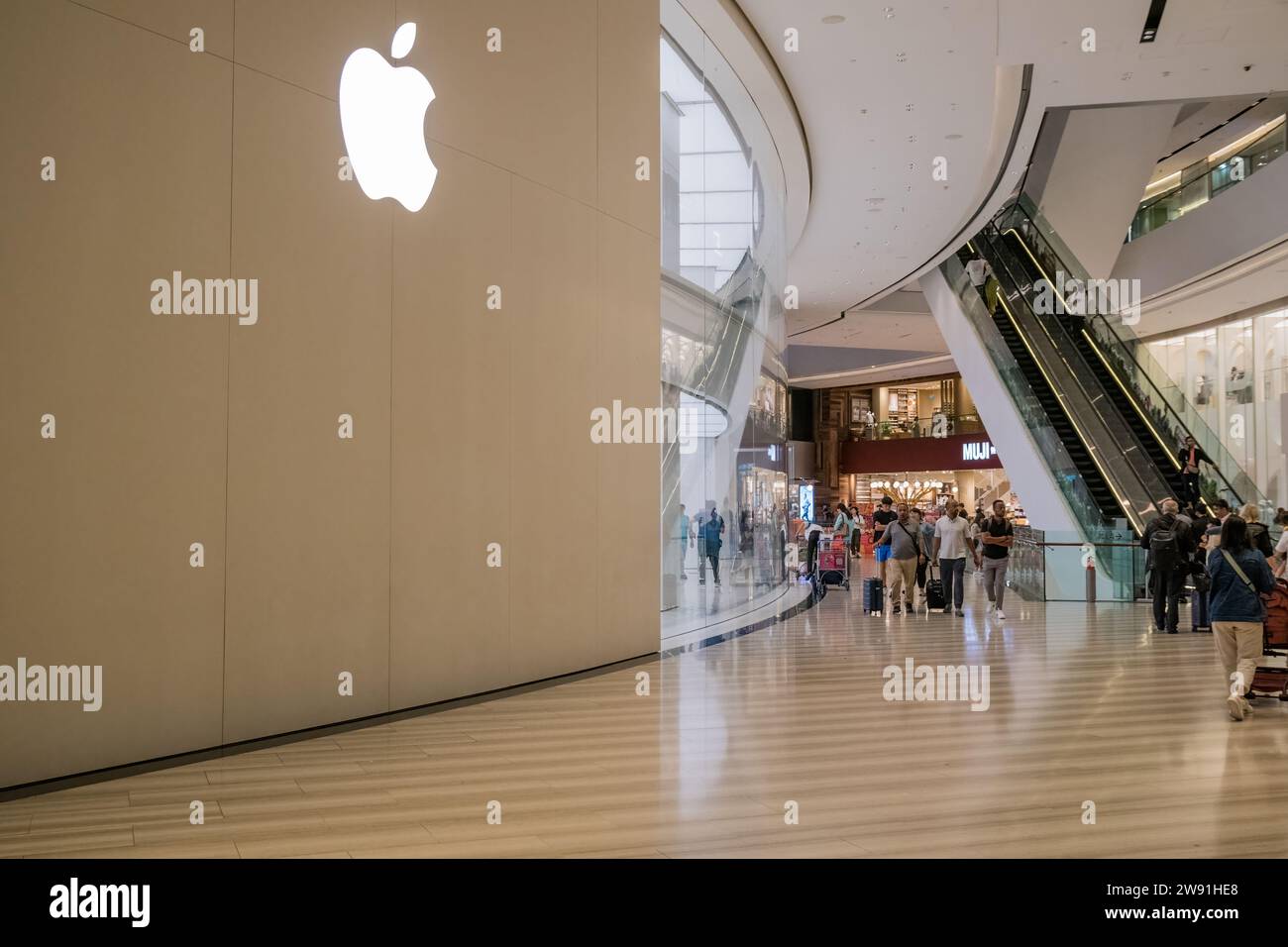 Apple store singapore hi-res stock photography and images - Alamy