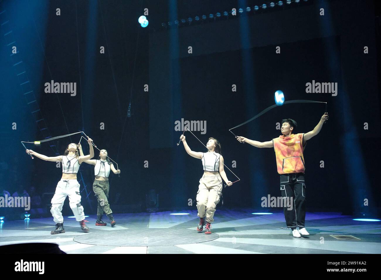 22.12.2023 Kassel Zirkus FlicFlac 13. Festival der Artisten - Flic Flac ...