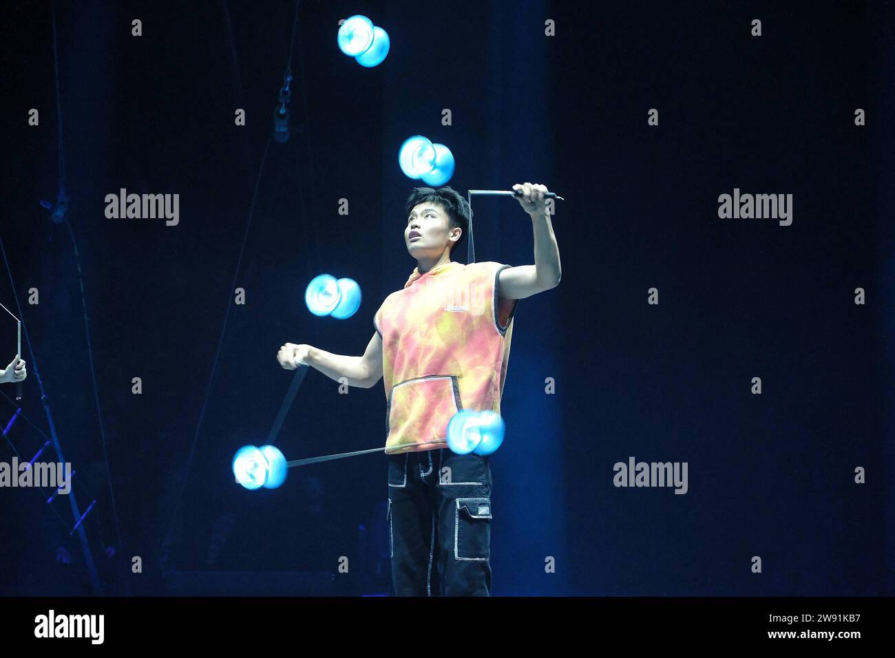 22.12.2023 Kassel Zirkus FlicFlac 13. Festival der Artisten - Flic Flac ...