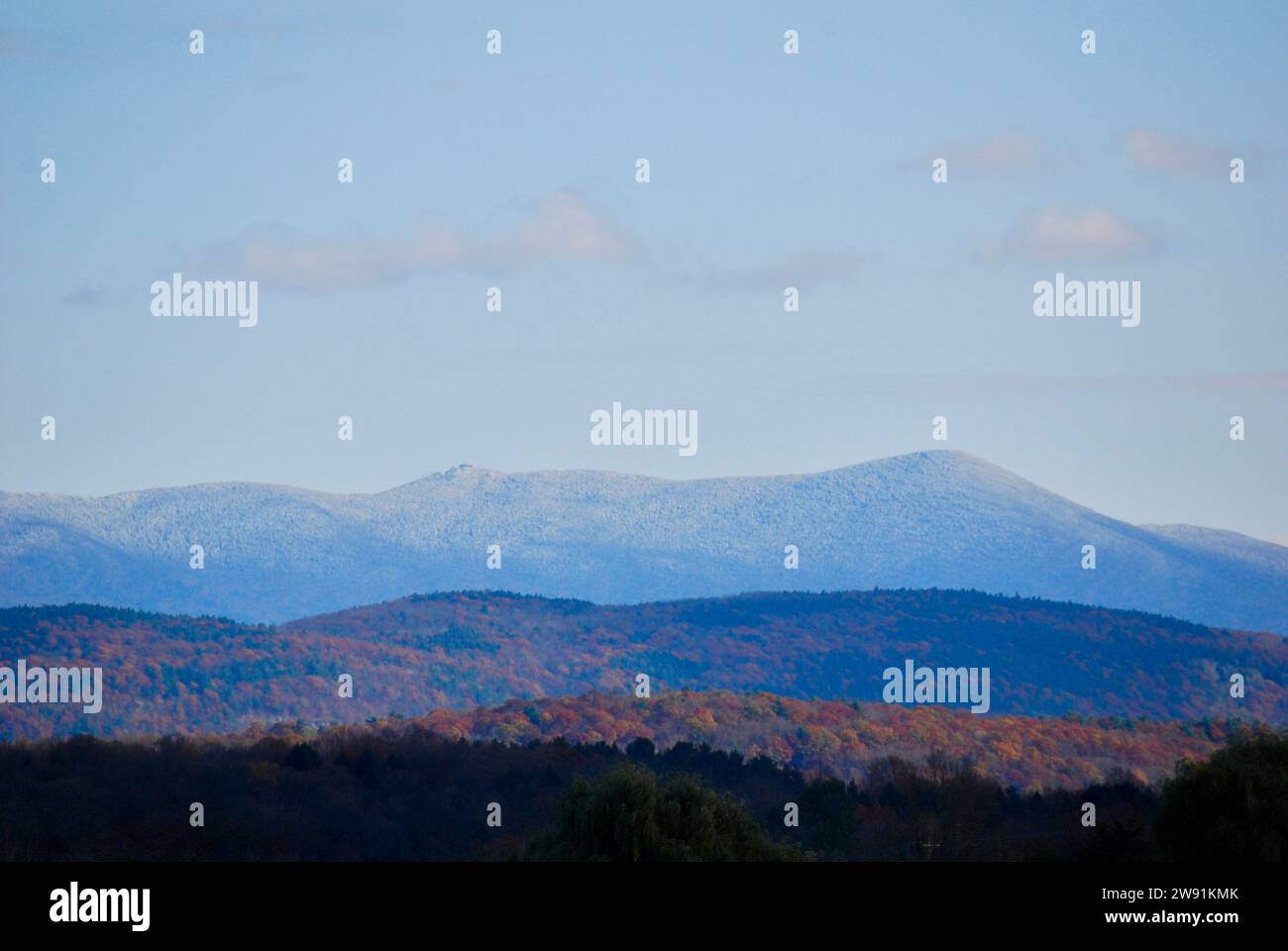 Snowliage Vermont Green Mountains in Late Fall Stock Photo - Alamy