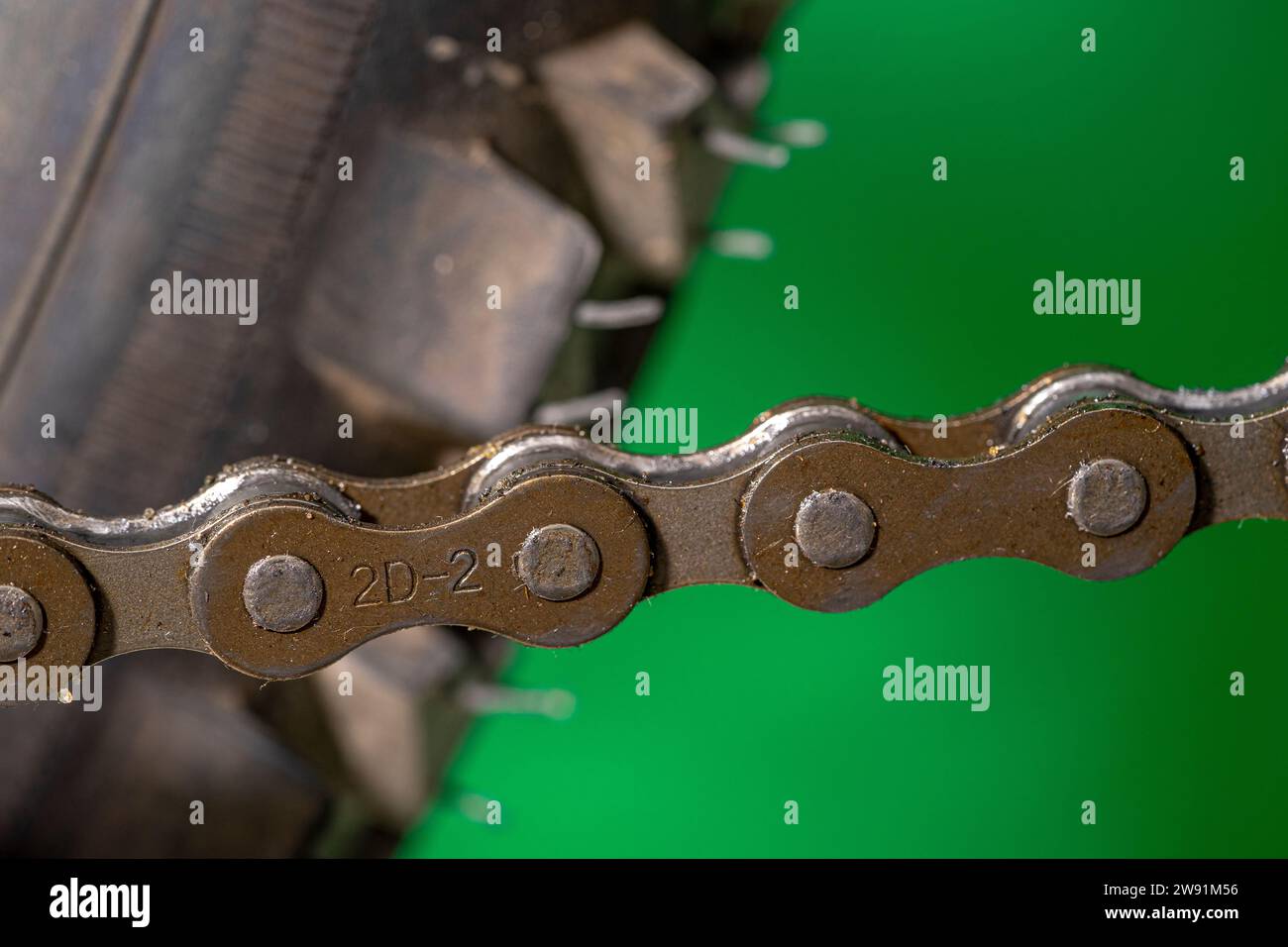 detail of bicycle transmission chain bob green background Stock Photo ...