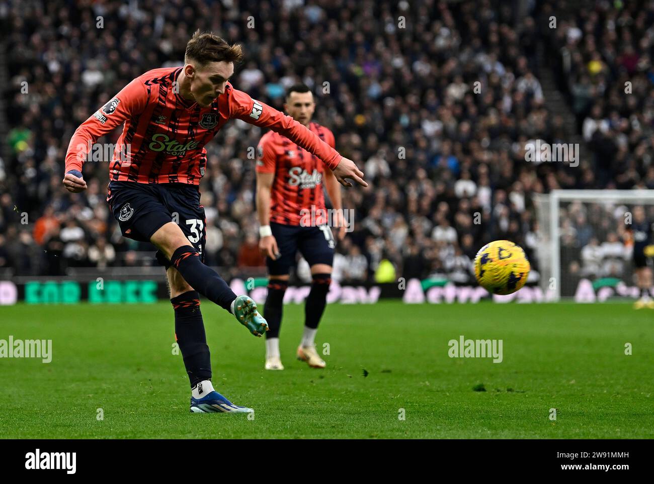 London, UK. 23rd Dec, 2023. James Garner (Everton) crosses during the ...