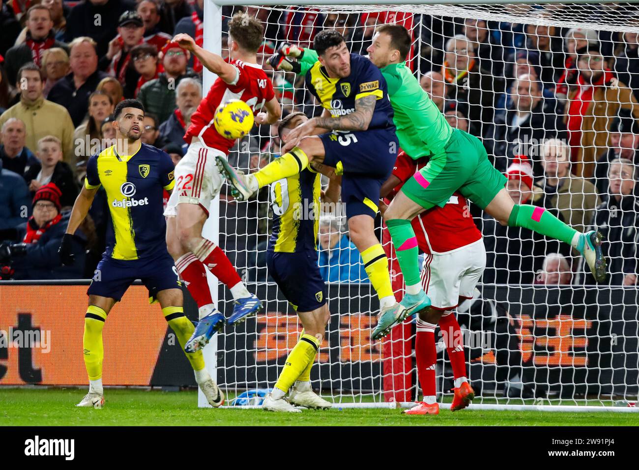 The City Ground, Nottingham, UK. 23rd Dec, 2023. Premier League ...