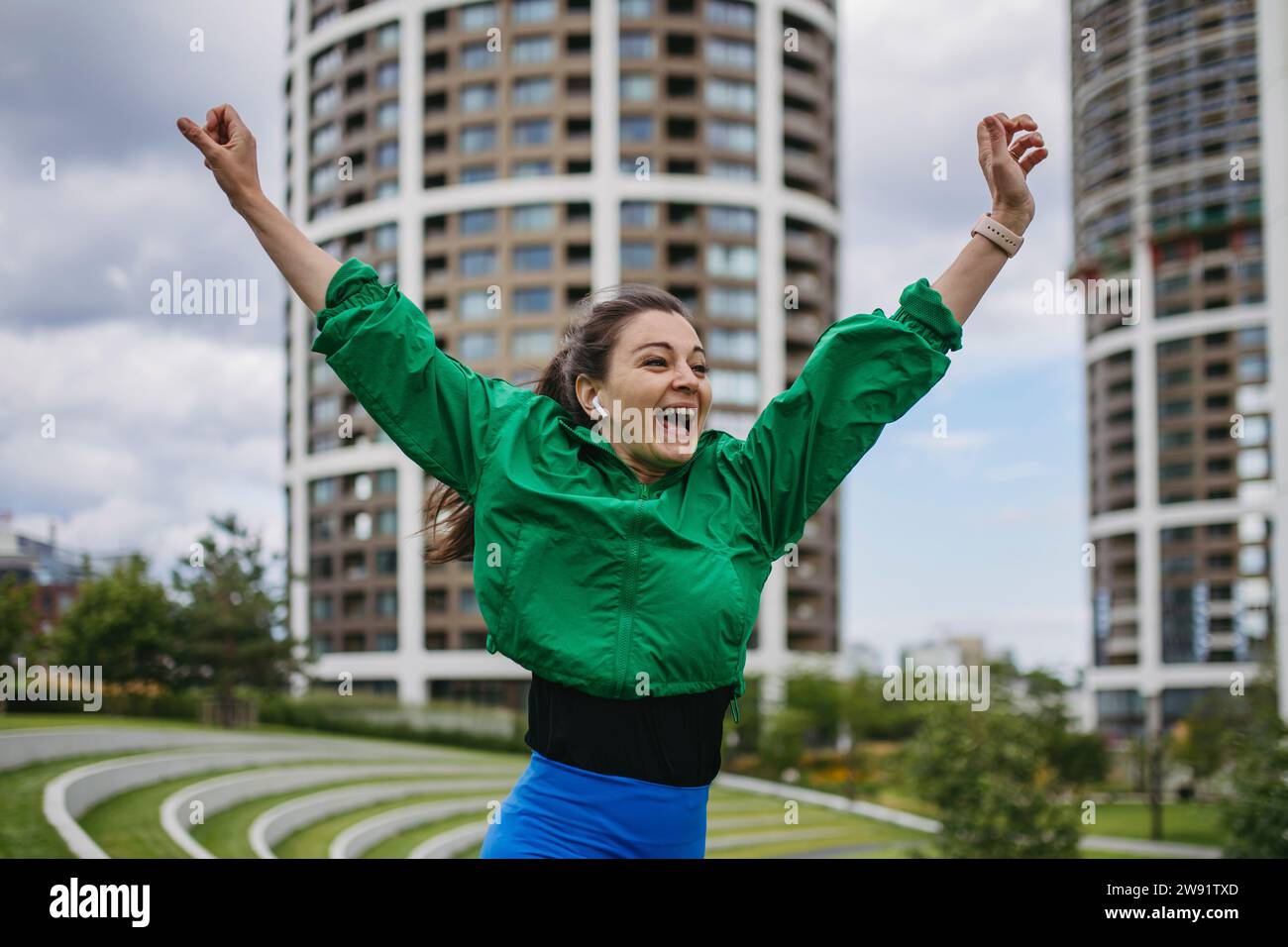 Arms exercises hi-res stock photography and images - Alamy