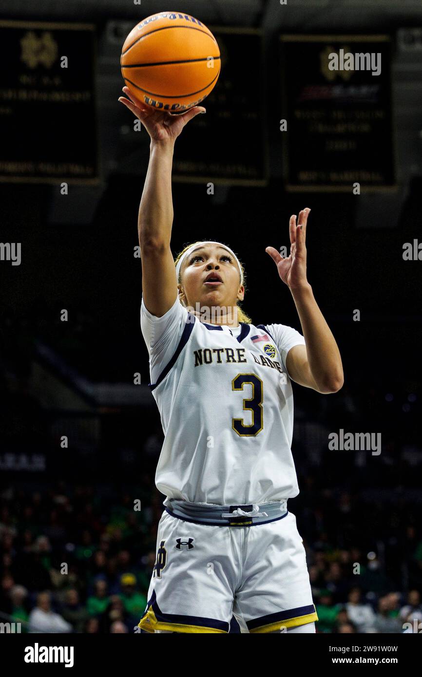 South Bend, Indiana, USA. 21st Dec, 2023. Notre Dame guard Hannah Hidalgo (3) shoots the ball ...