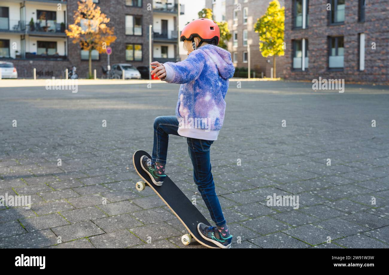Skateboard ollie helmet hi-res stock photography and images - Alamy