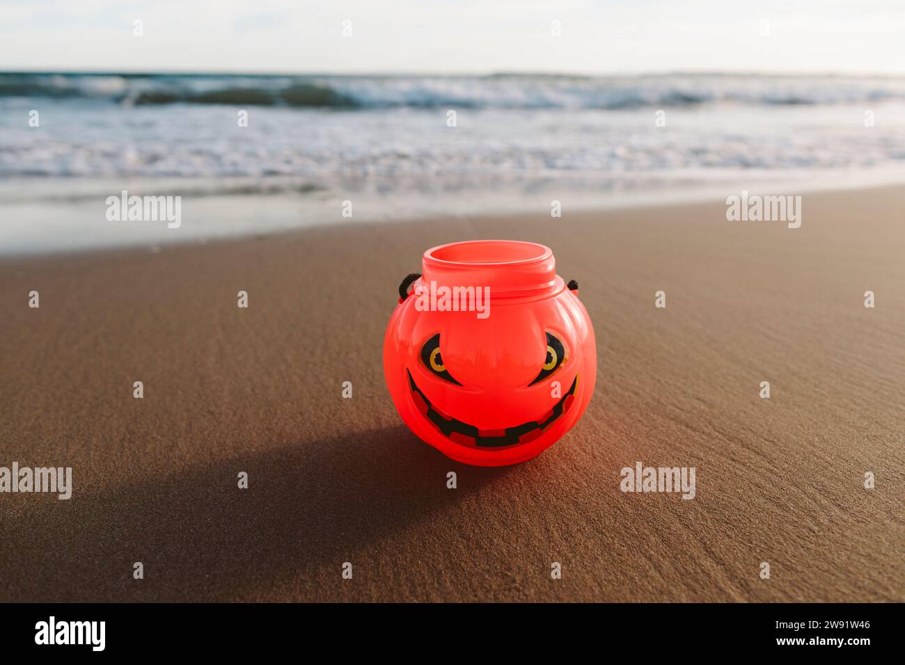Halloween beach hi-res stock photography and images - Alamy