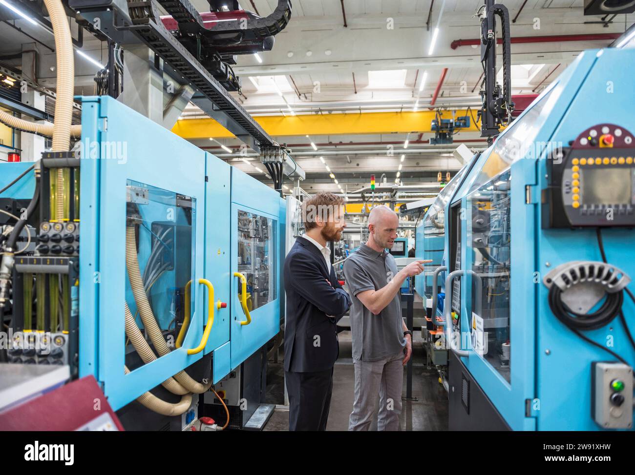 Explaining leader hi-res stock photography and images - Alamy