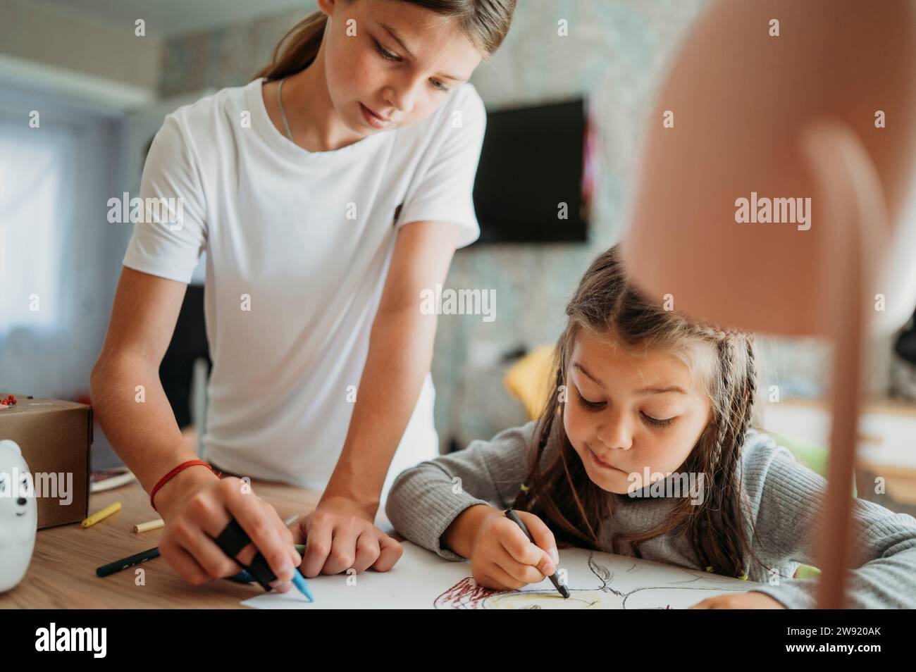 Sister drawing hi-res stock photography and images - Alamy