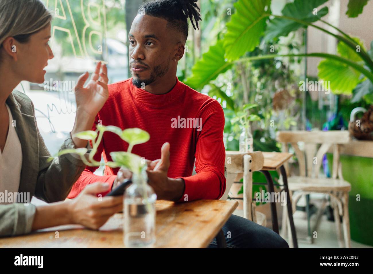 Explaining partner hi-res stock photography and images - Alamy