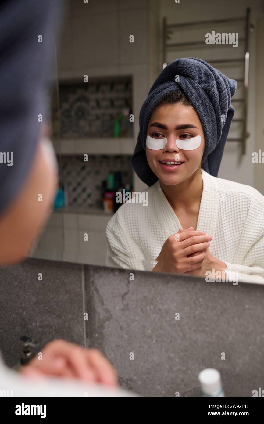 Woman in the bath with a mirror hi-res stock photography and images - Alamy