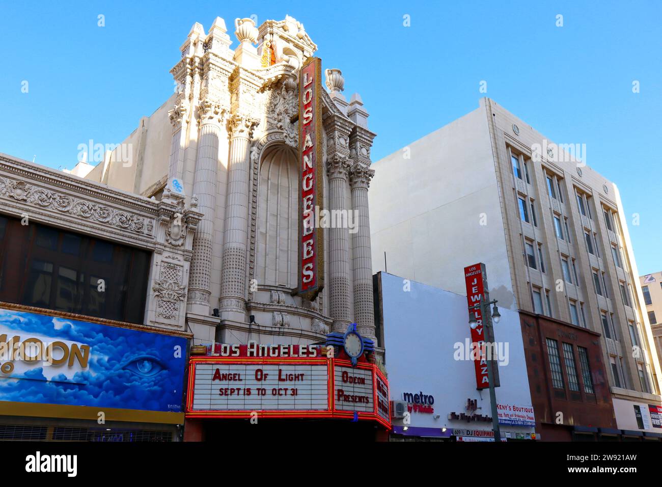 Los Angeles, California:LOS ANGELES Theatre, historic Theatre at 615 S. Broadway in the historic ...