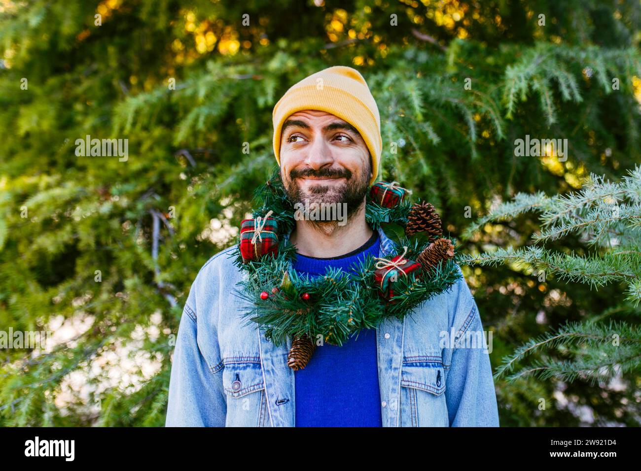 Man wearing wreath hi-res stock photography and images - Alamy
