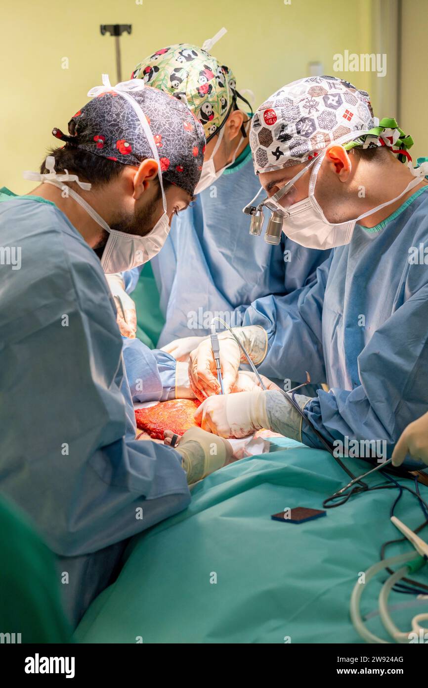 Patient in emergency room hi-res stock photography and images - Alamy