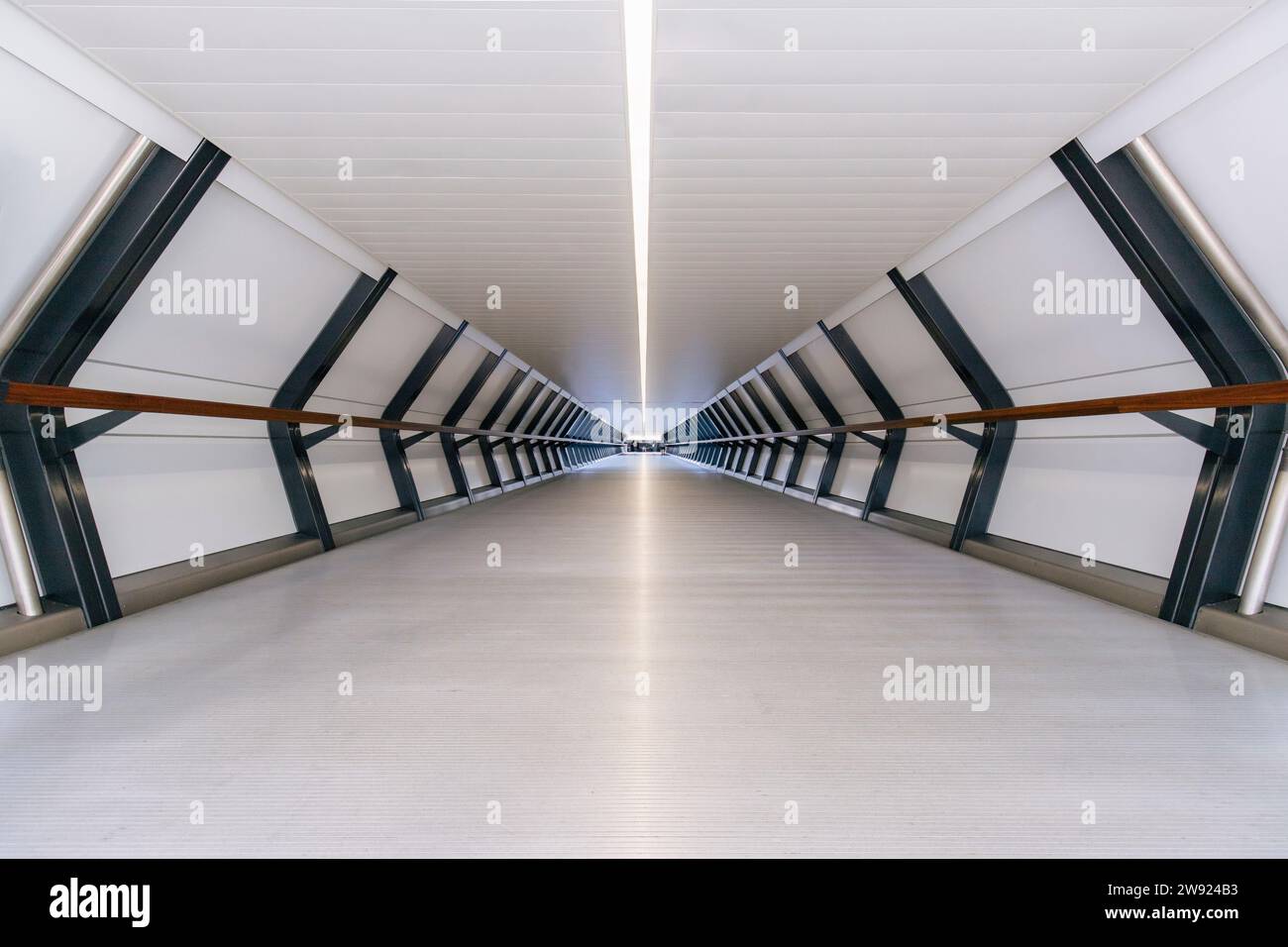 Empty modern subway tunnel with illuminated light Stock Photo - Alamy