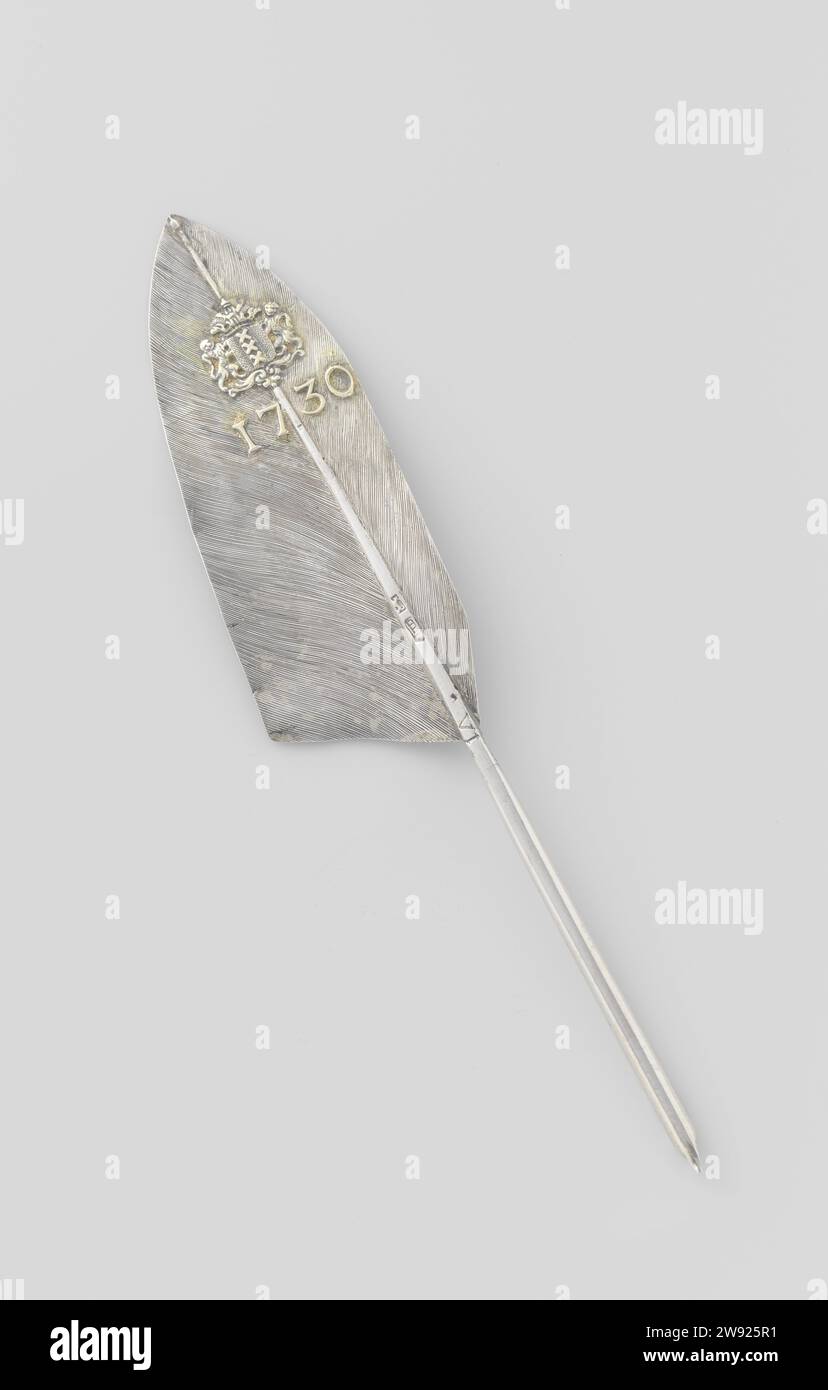 Silver feather leaves hi-res stock photography and images - Alamy