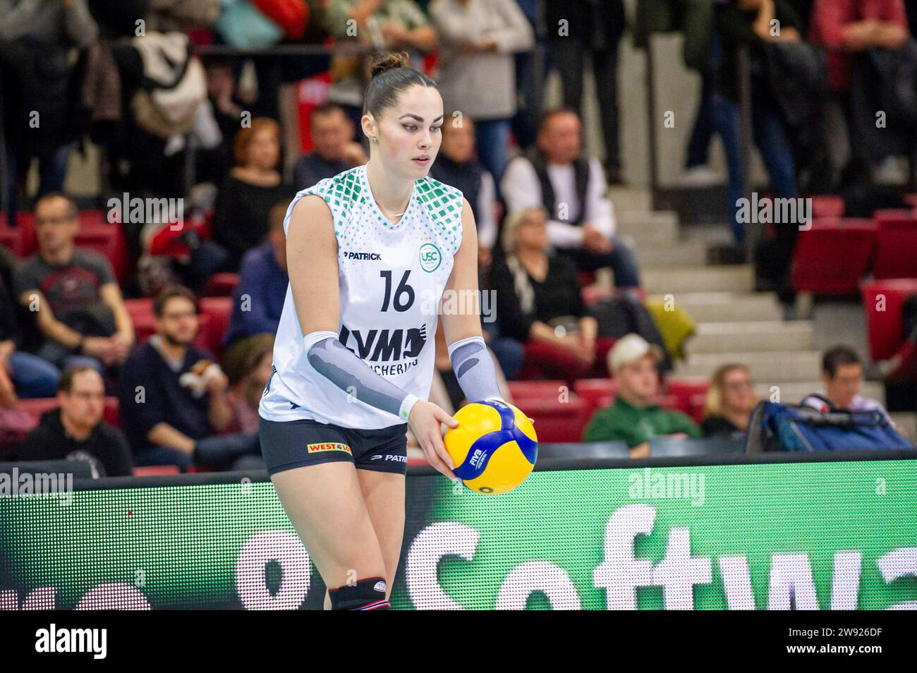 Stuttgart, Deutschland. 23rd Dec, 2023. Mikala Mogensen (USC Muenster ...