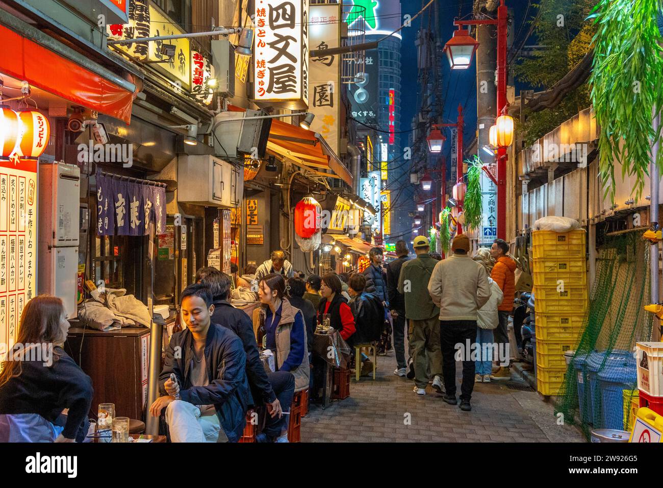 Omoide Yokocho, Shinjuku, Tokyo, Japan Stock Photo - Alamy
