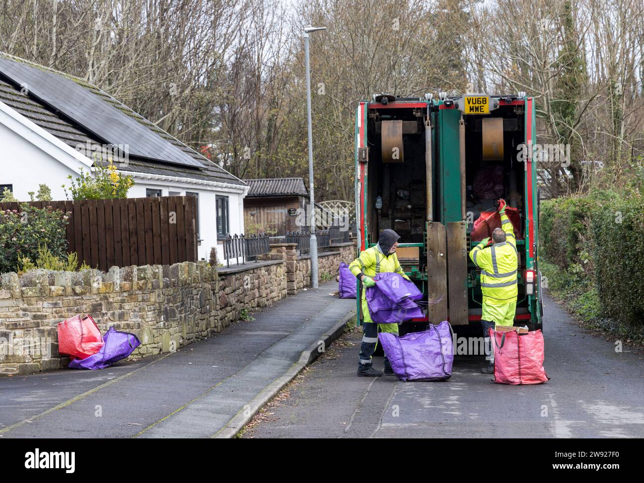 Waste paper collection hi-res stock photography and images - Alamy