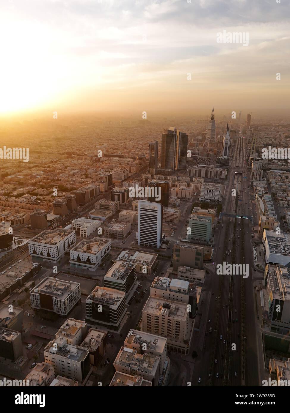 Drone shot flying saudi arabia hi-res stock photography and images - Alamy