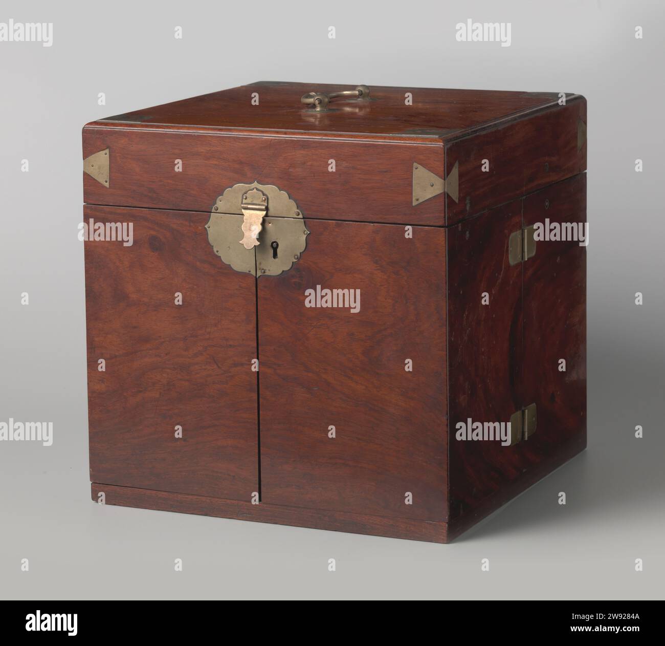 Medicine box, anonymous, 1750 - 1800 Medicine box with partially ...