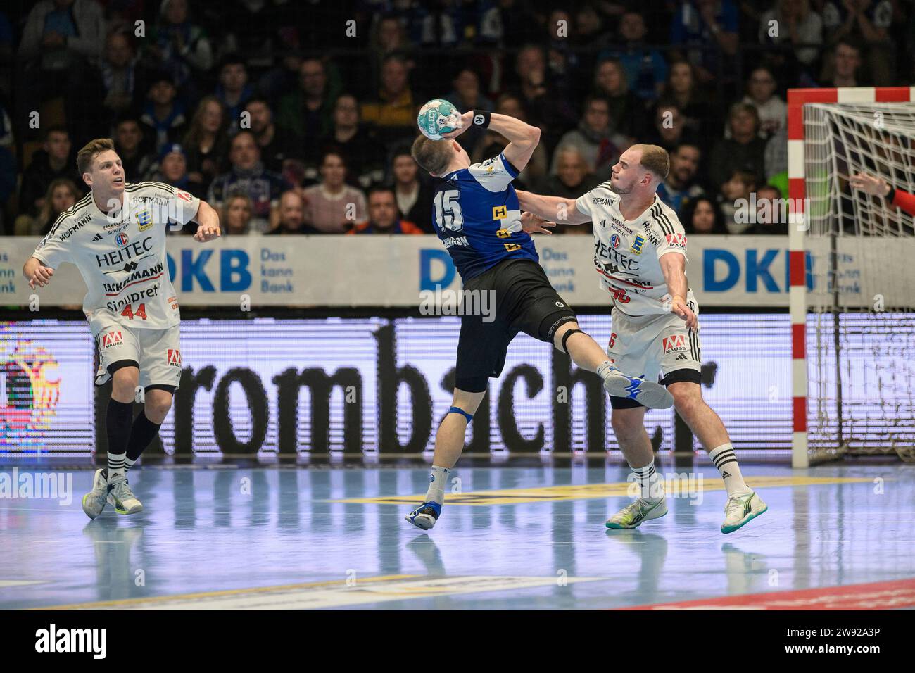 Eisenach, Deutschland. 23rd Dec, 2023. Simone Mengon (RL, THSV Eisenach ...