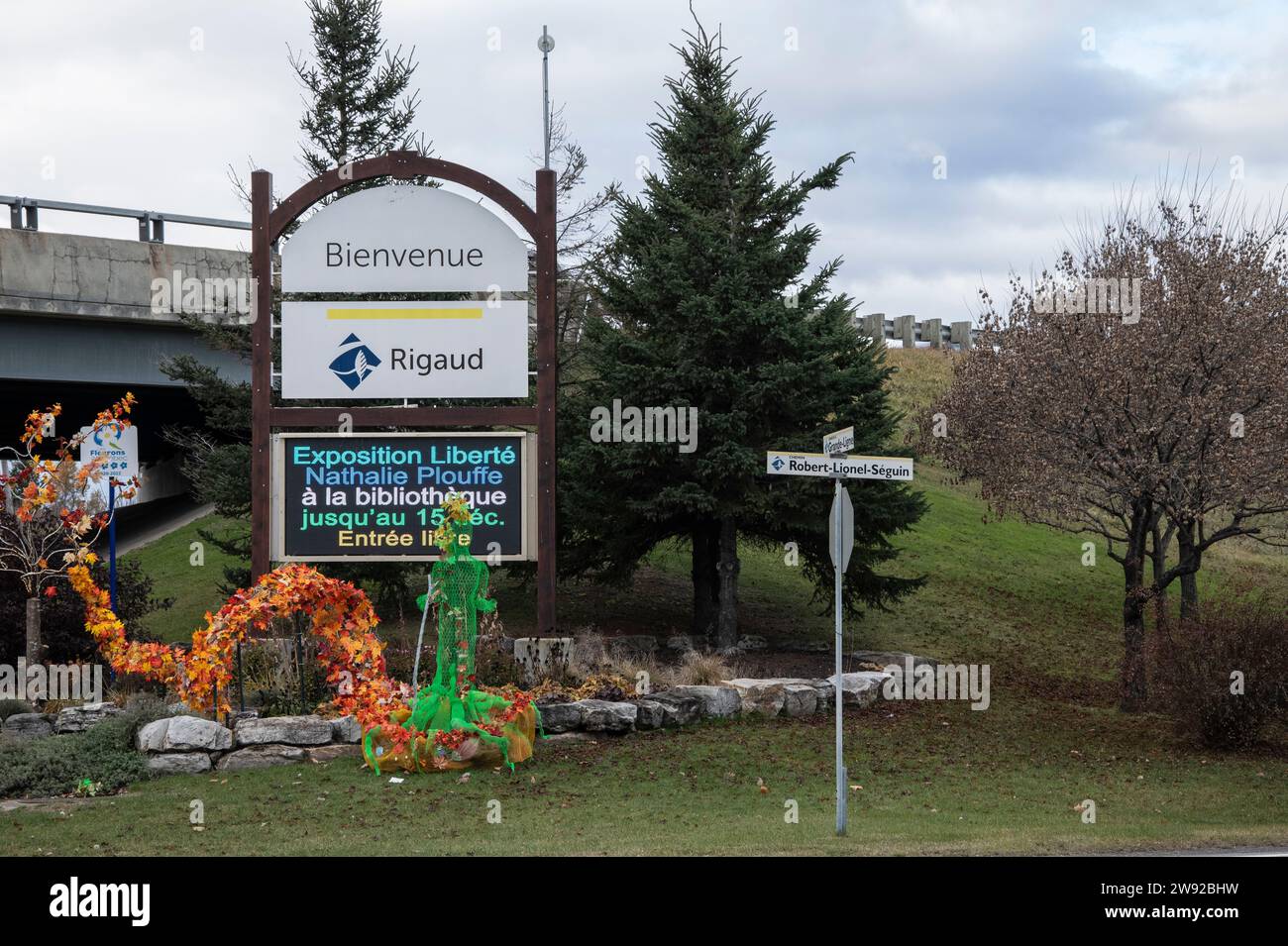 Welcome to the town of Rigaud sign in Quebec, Canada Stock Photo - Alamy