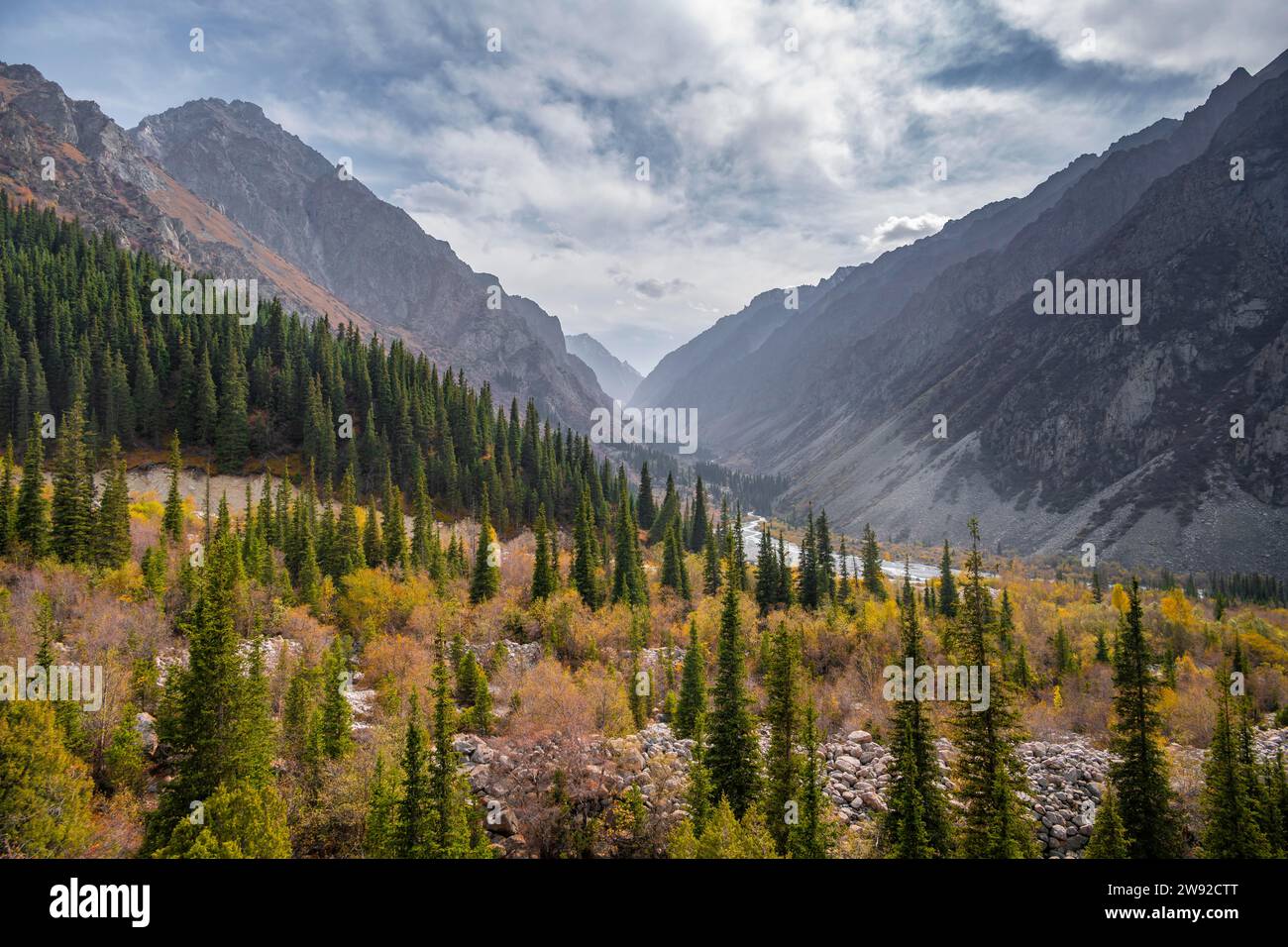 View of the Ala Archa valley, autumnal mountain landscape, Ala Archa ...