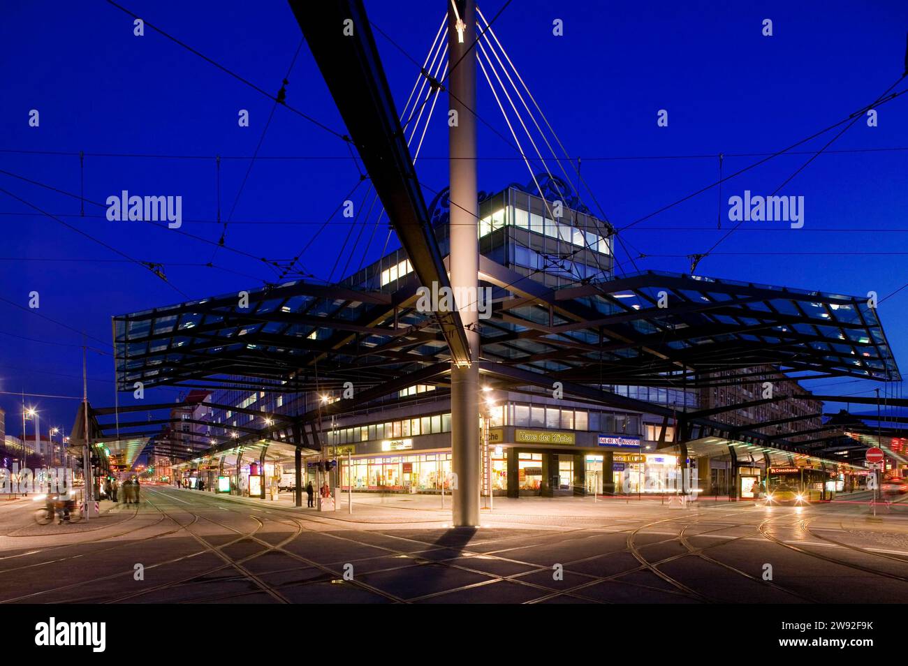 Bus stop pylon hi-res stock photography and images - Alamy