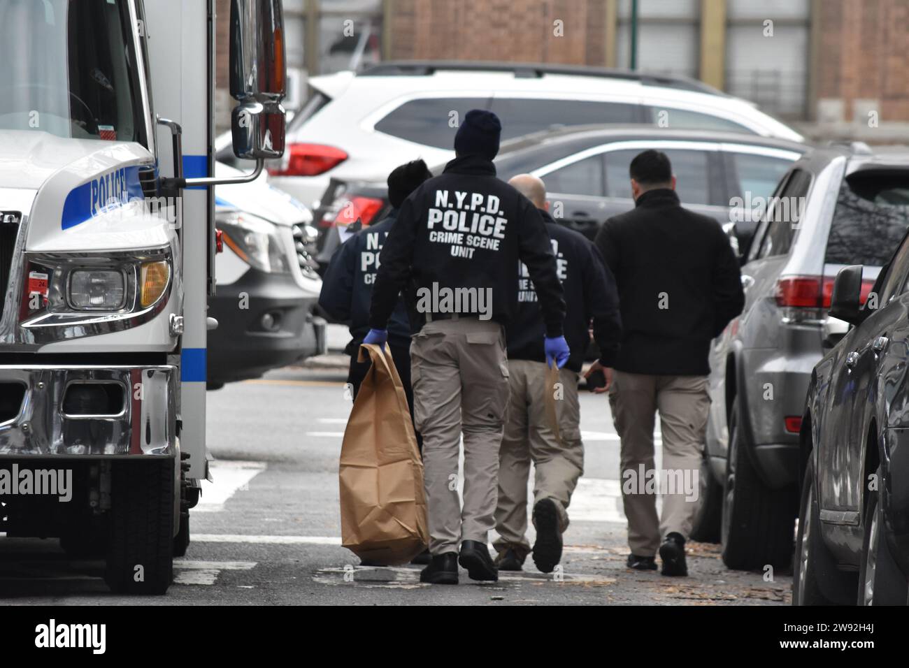 Bronx, New York, USA. 23rd Dec 2023. NYPD Officers from the Crime Scene ...