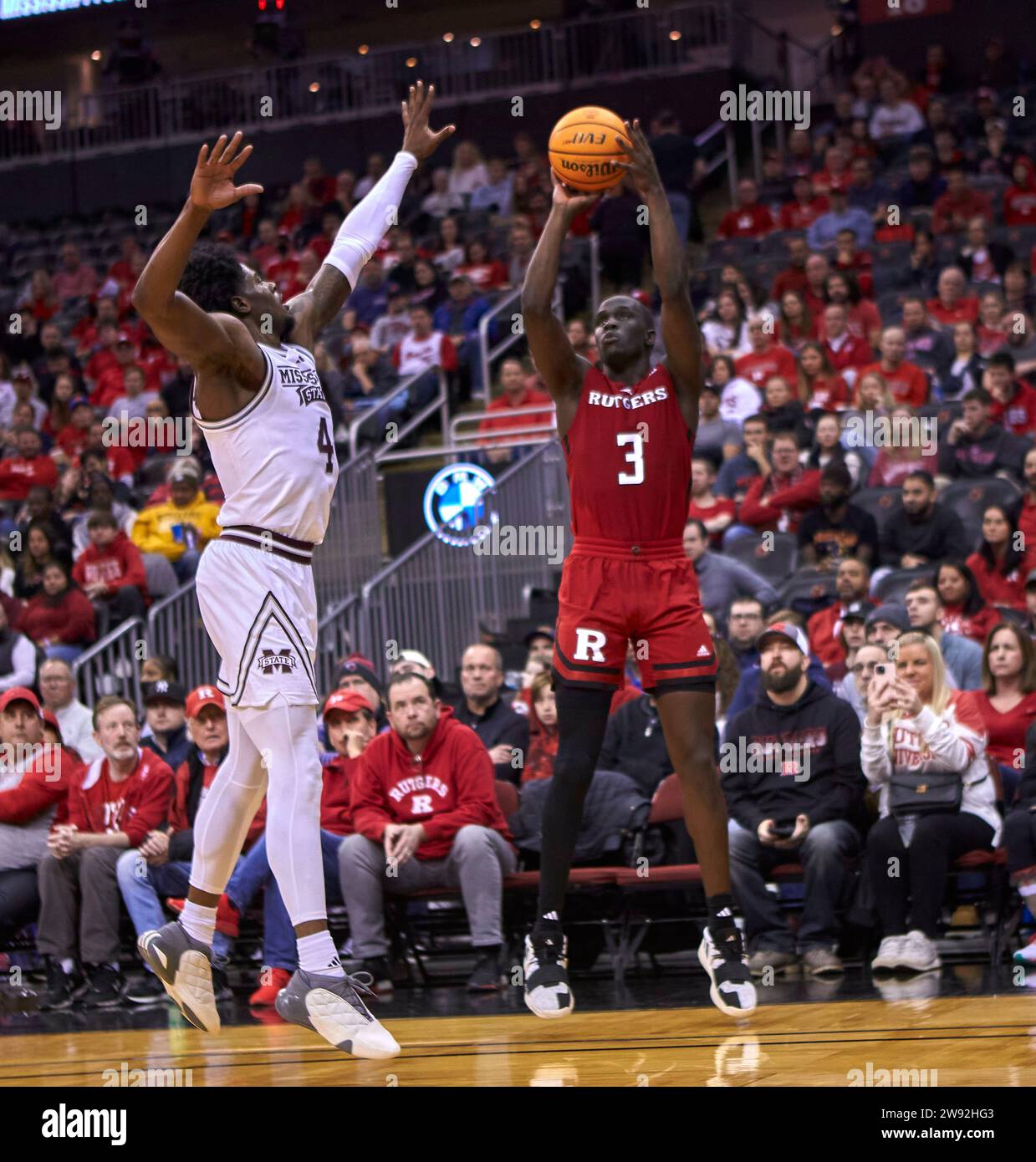 Rutgers Scarlet Knights forward Mawot Mag (3) shoots against ...