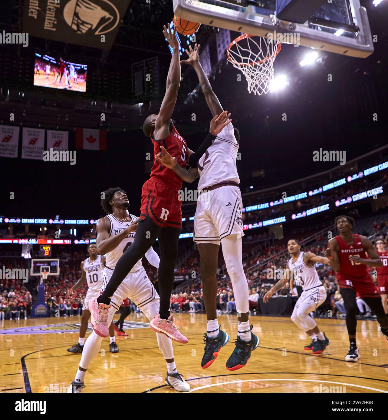 Rutgers Scarlet Knights forward Aundre Hyatt (5) shoots against ...