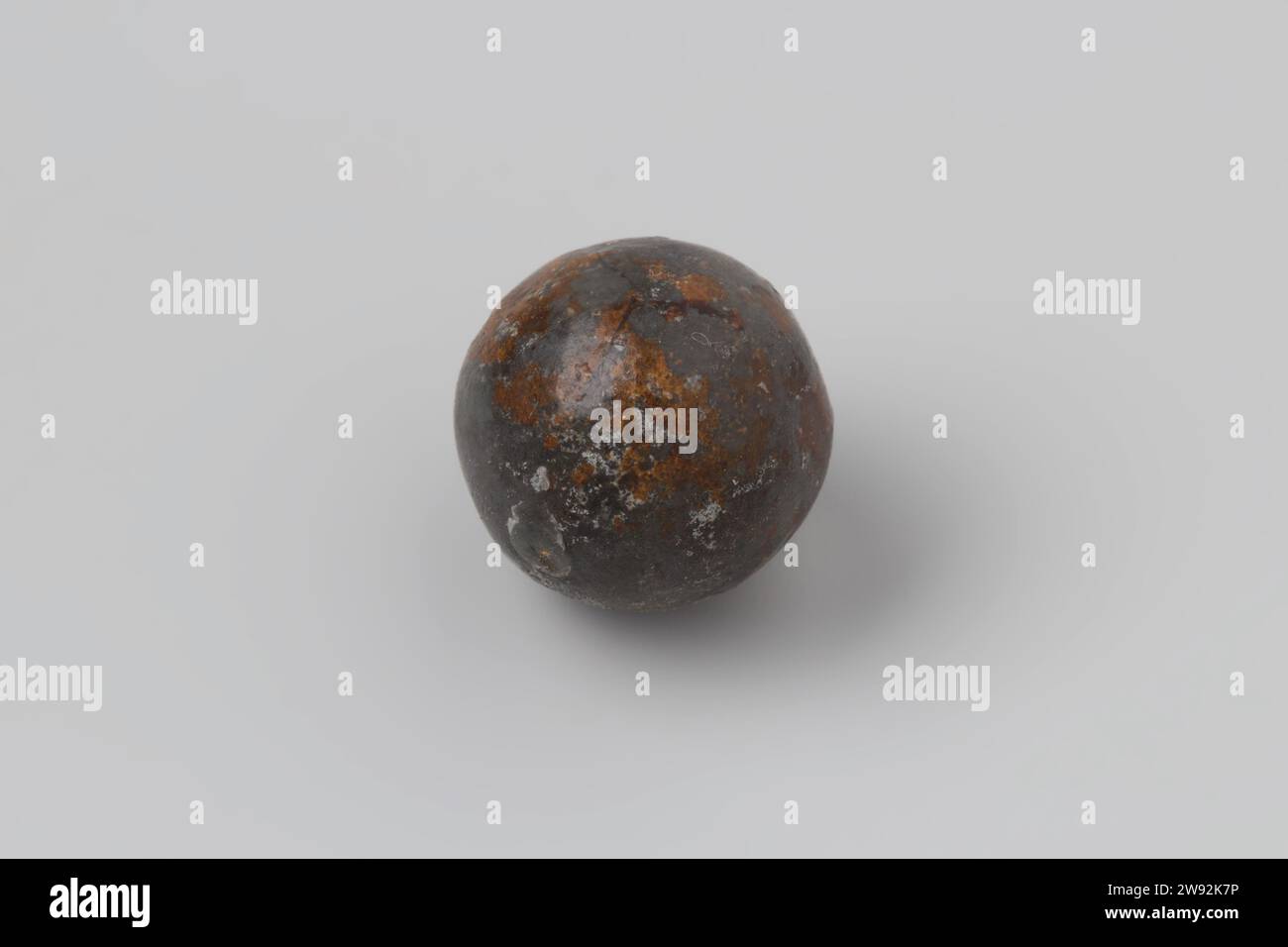 Musketkogel from the wreck of the East Indians' t Vliegend Hart ,, 1700 ...