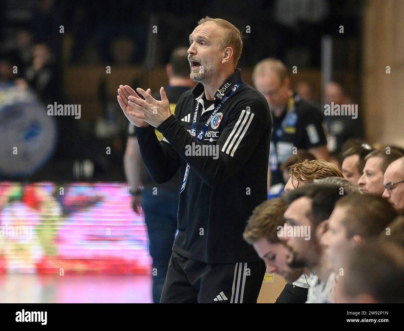Eisenach, Deutschland. 23rd Dec, 2023. Hartmut Mayerhoffer (Trainer, HC ...