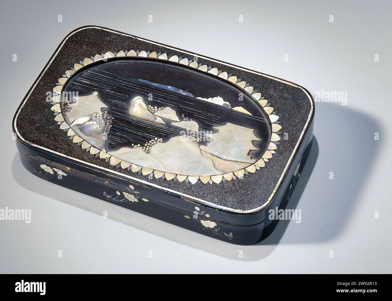 Japanese box, Anonymous, 1800 - 1900 box Black rectangular box with ...